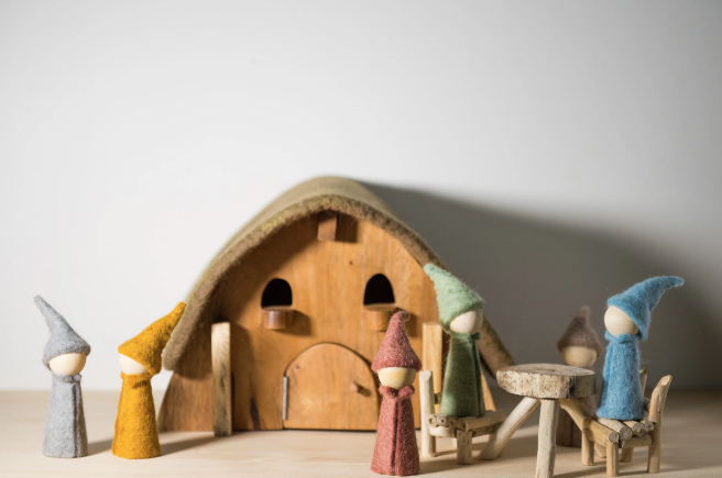 Small World Play – Happy Little People